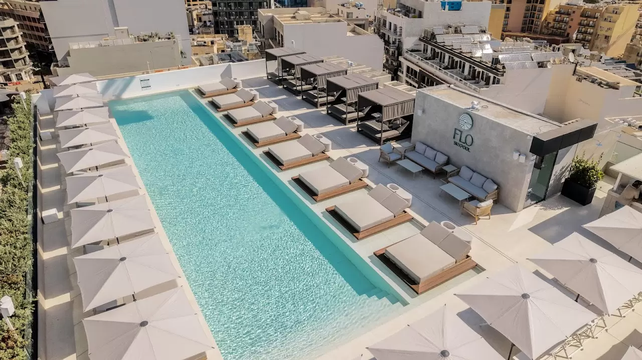 FLO Skypool – Day By The Pools